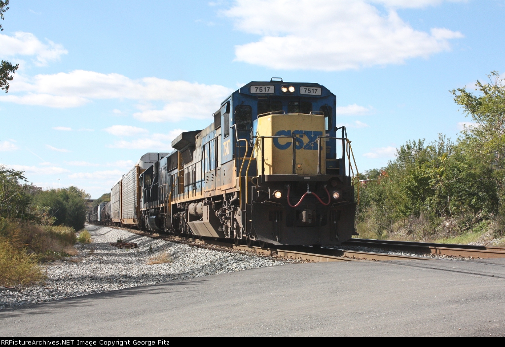 CSX 7517 at Dump Road crossing